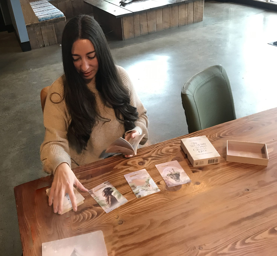Washougal woman succeeds with oracle deck - Camas-Washougal Post-Record